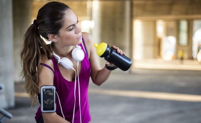 Bebidas eletrolíticas: descubra para que servem e como fazer