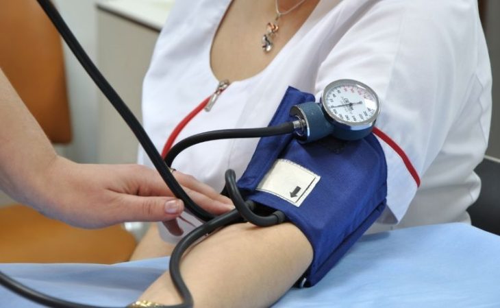 10 tipos de medicamentos que fazem você ganhar peso sem saber