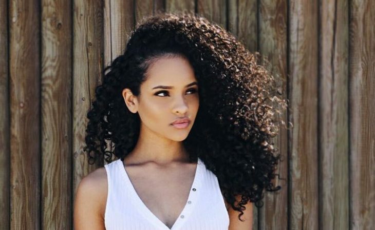 Cabelo cacheado 3C: cuidados, dicas e produtos recomendados