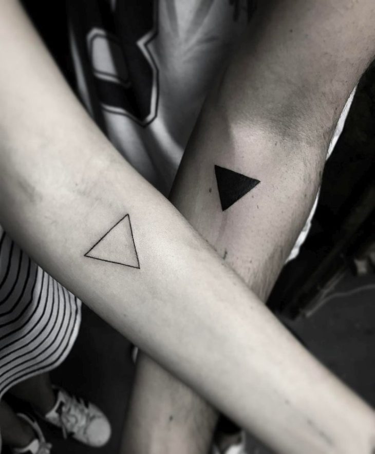 Tatuagem de triangulo: 50 ideias de inspiração