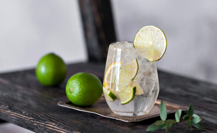 Água alcalina: nutricionista lista benefícios e ensina a preparar