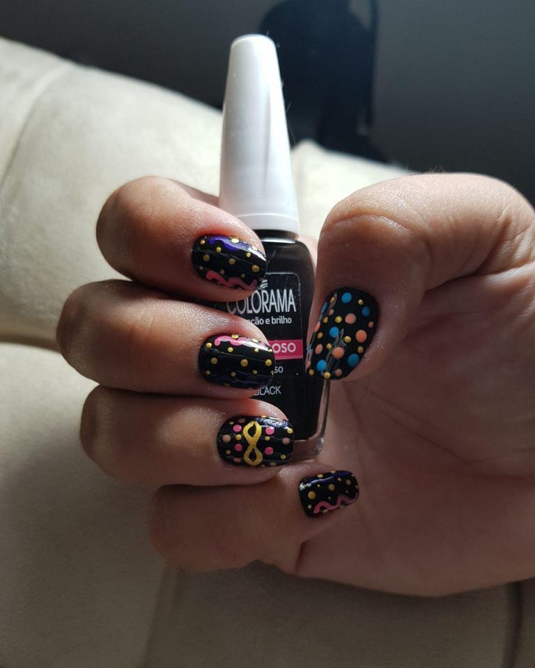 Unhas para o Carnaval: +70 inspirações para suas mãos entrarem na folia