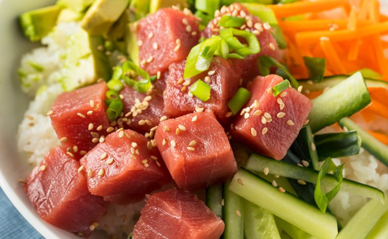 11 receitas de poke: o prato havaiano que conquistou o mundo