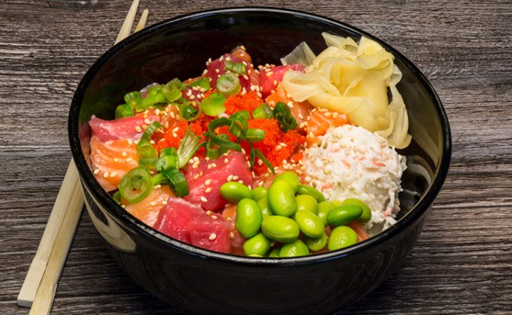 11 receitas de poke: o prato havaiano que conquistou o mundo