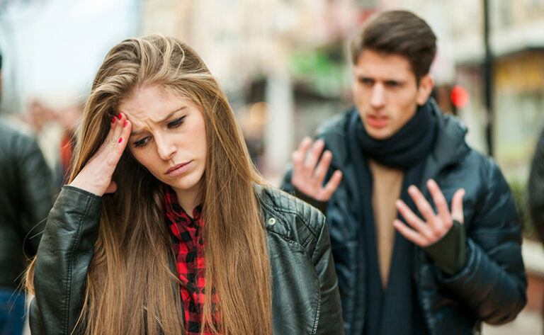 11 sinais de que seu parceiro(a) está desinteressado na relação