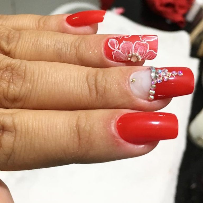 40 unhas decoradas vermelhas que são sexy e elegantes