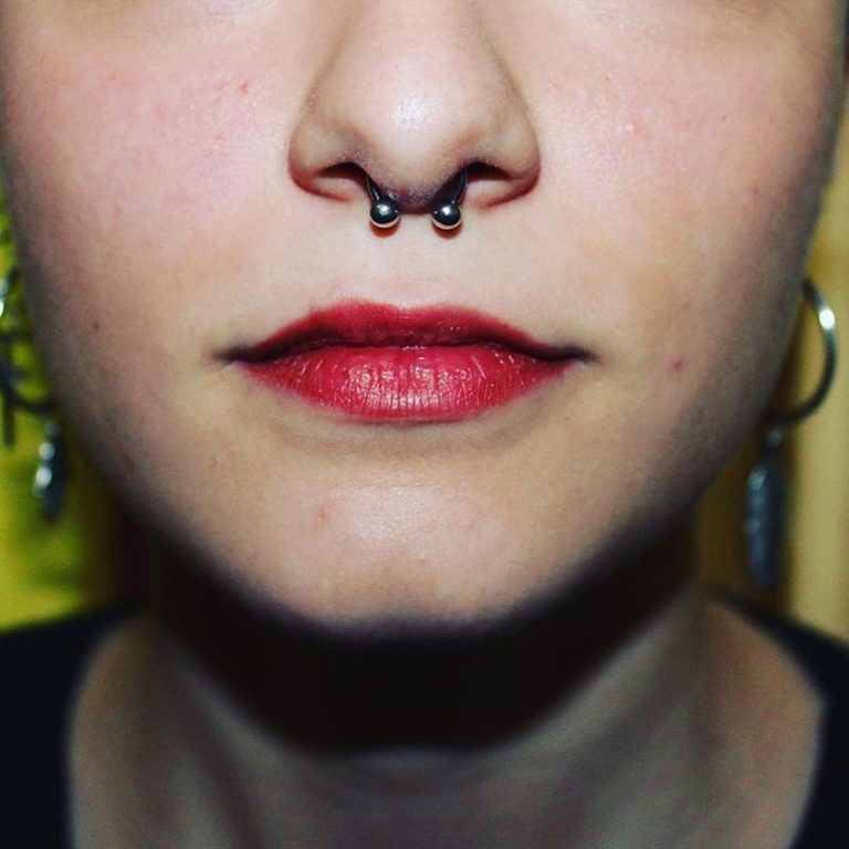 Piercing no septo: fotos de inspiração e dicas sobre a perfuração