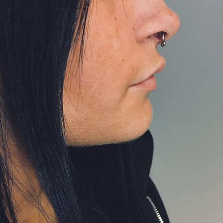 Piercing no septo: fotos de inspiração e dicas sobre a perfuração