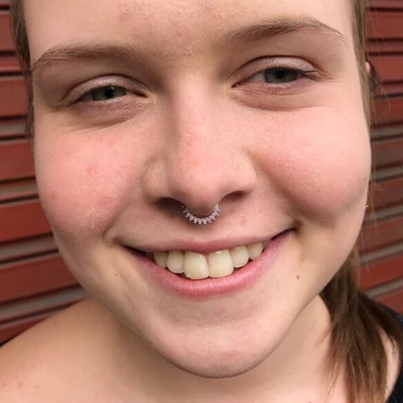 Piercing no septo: fotos de inspiração e dicas sobre a perfuração