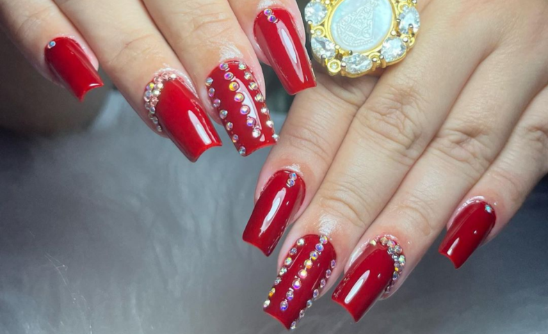 40 unhas decoradas vermelhas que são sexy e elegantes