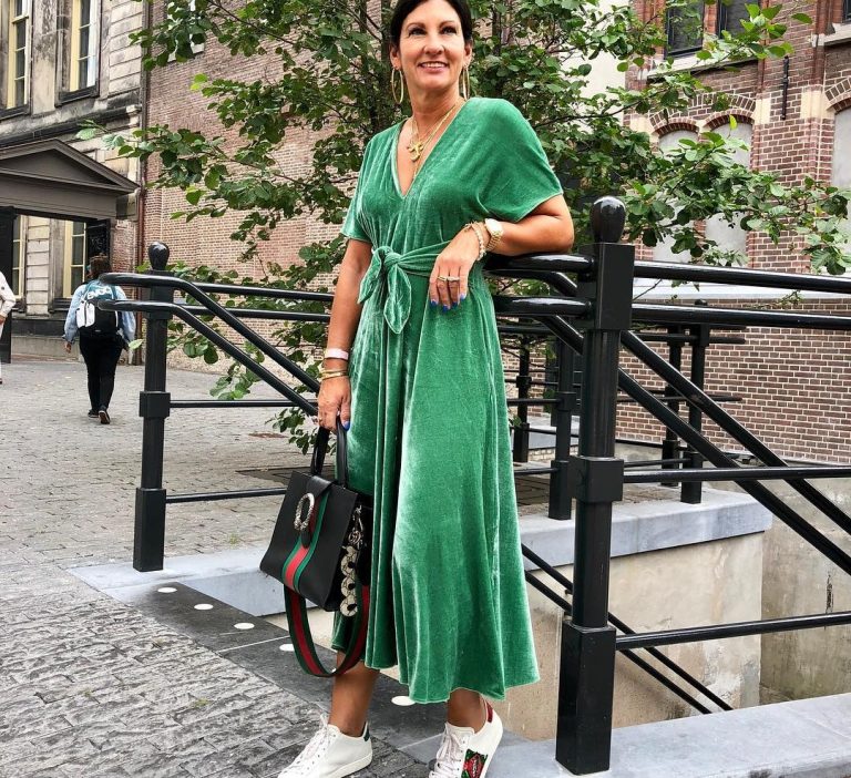 Vestido de veludo: 60 ideias diferentes para montar o look perfeito