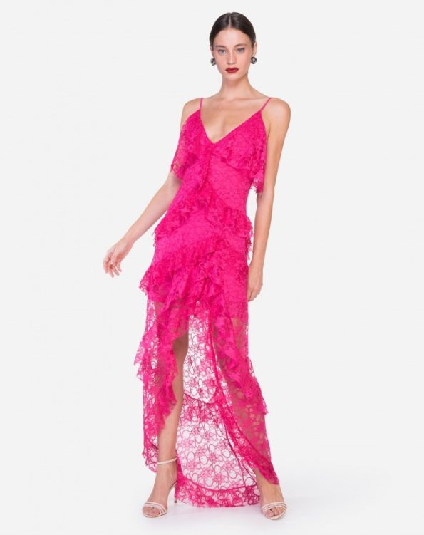 75 modelos de vestido rosa para sair de casa arrasando