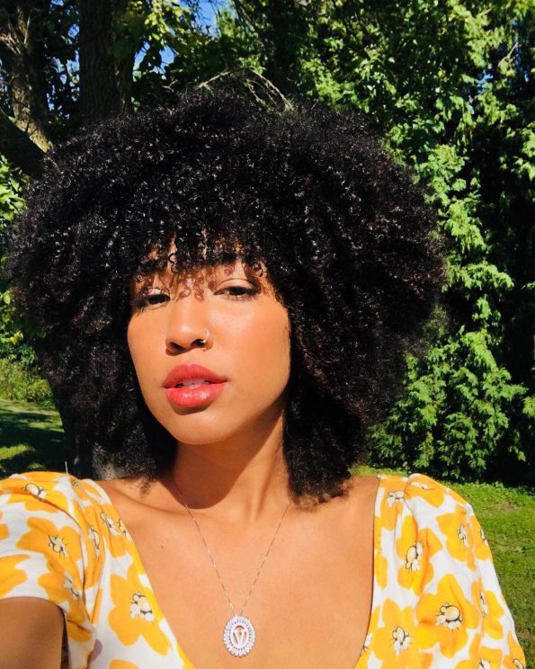 Penteados afros: 75 ideias incríveis para se inspirar