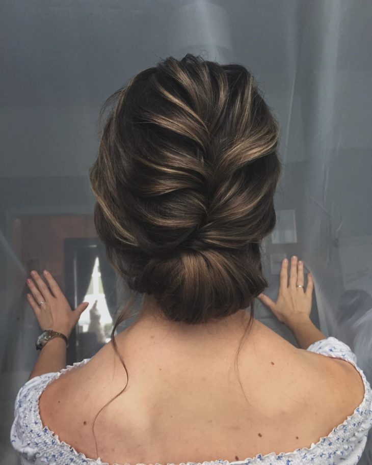 Penteados com coque: 55 ideias PERFEITAS para qualquer ocasião