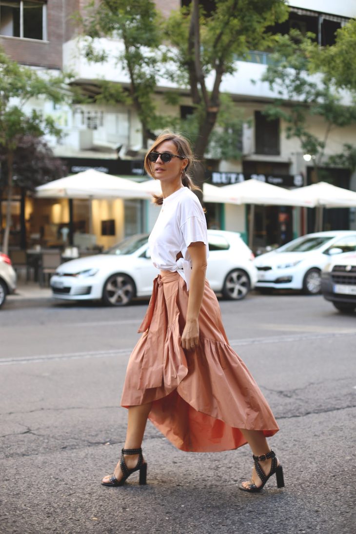 Saia envelope: inspire-se em 55 looks para incluir a peça em seu estilo