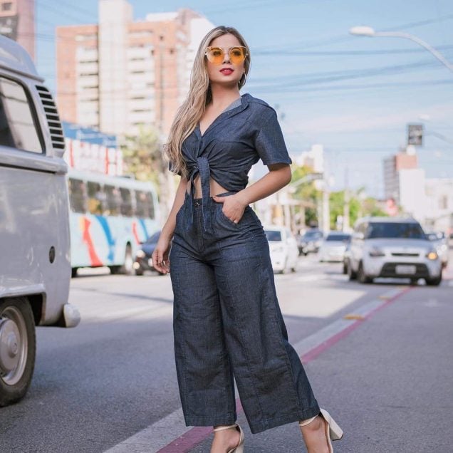 Cropped jeans: 65 ideias de como incluir essa peça prática ao seu estilo