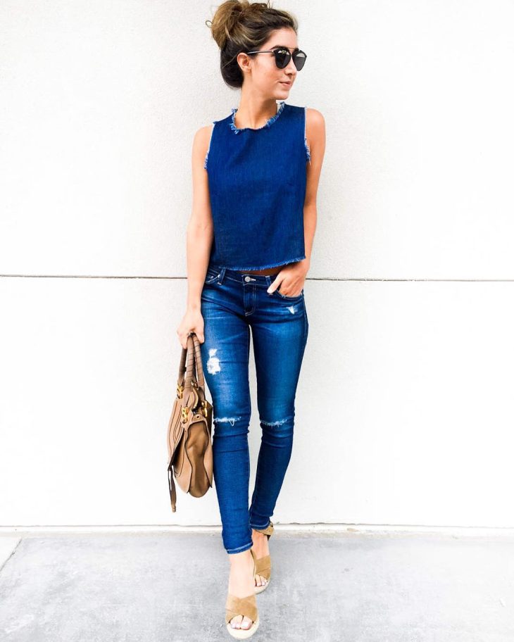 Cropped jeans: 65 ideias de como incluir essa peça prática ao seu estilo