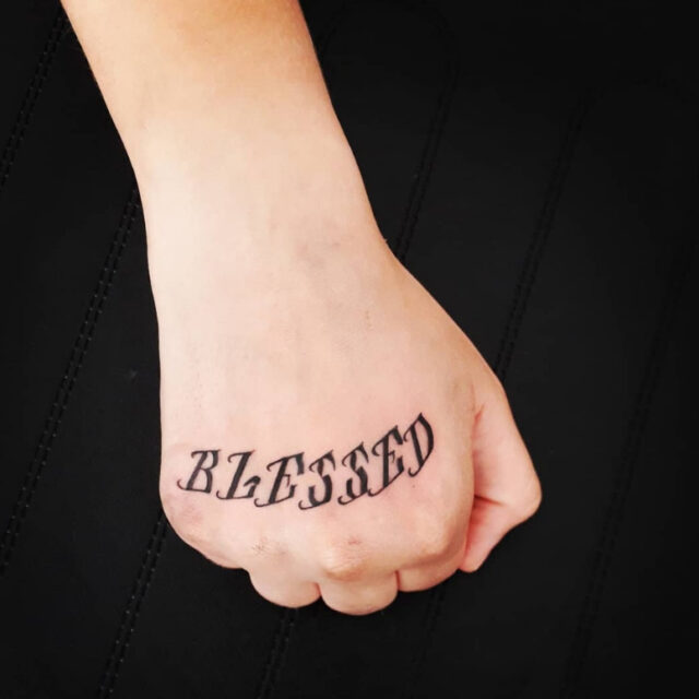Tatuagem blessed: 50 inspirações para uma tattoo abençoada