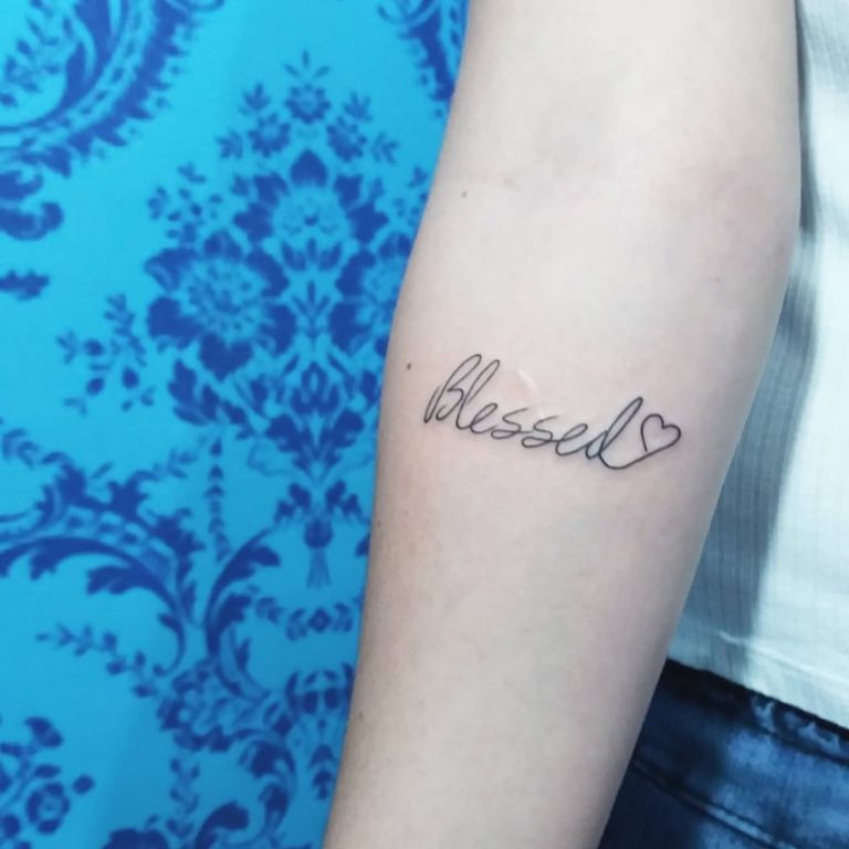 Tatuagem blessed: 50 inspirações para uma tattoo abençoada