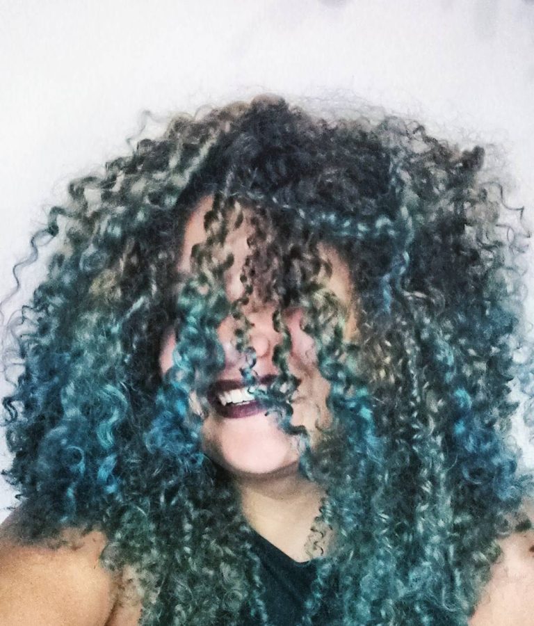 Cabelo azul: 40 inspirações e passo a passo para escolher o seu tom