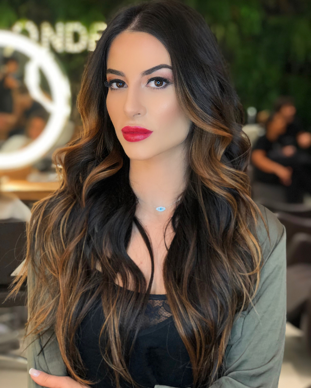 Luzes mel: 50 ideias dessa cor que é a cara do verão