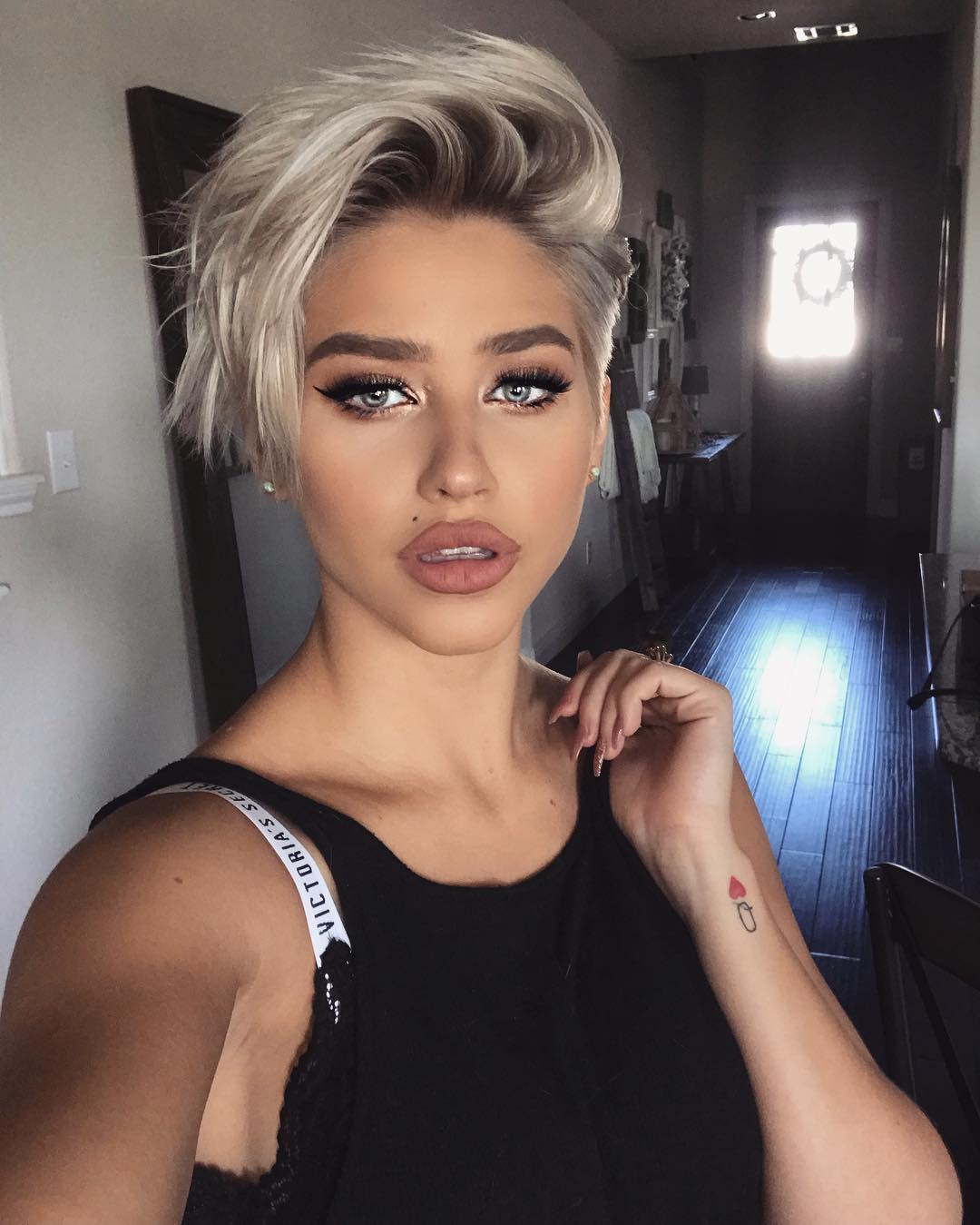 Cabelo curto platinado: 60 fotos, cuidados e produtos para manter o tom