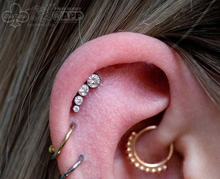 Piercing Helix: dói mesmo? Veja a opinião de quem tem! [DICAS]