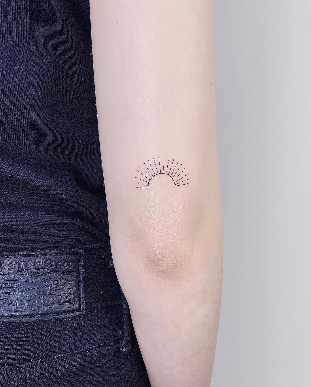 Tatuagem de Sol: 62 imagens para você se inspirar e fazer a sua