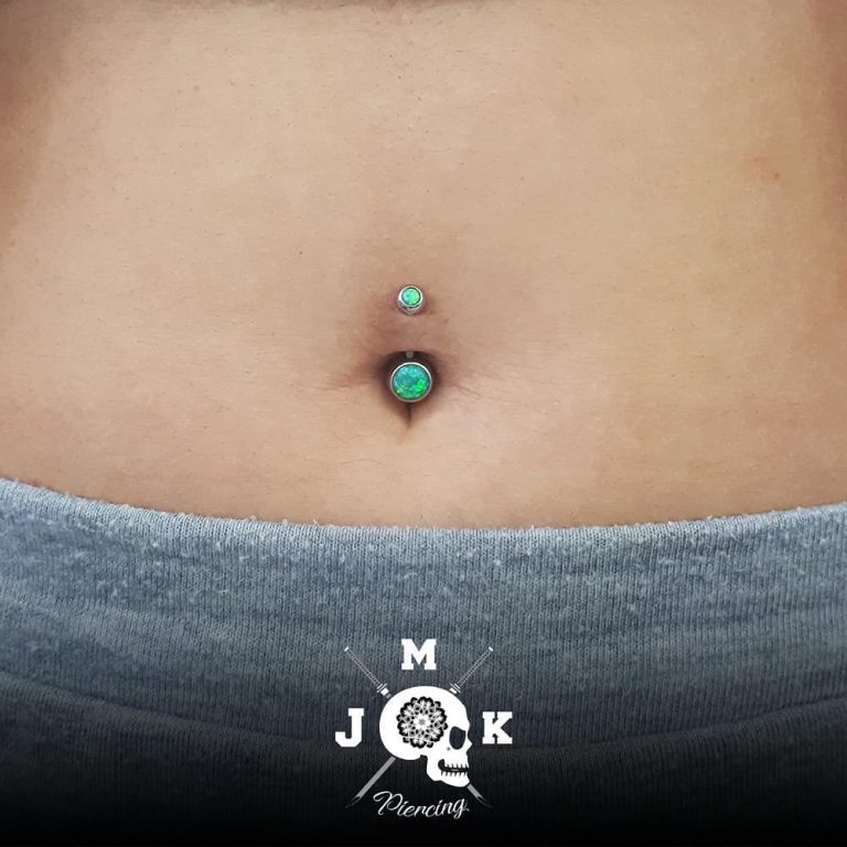 Piercing no umbigo: aplicação, cuidados e 20 inspirações