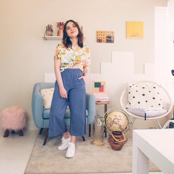 Calça cropped: 60 ideias para incluir essa peça versátil em seu estilo