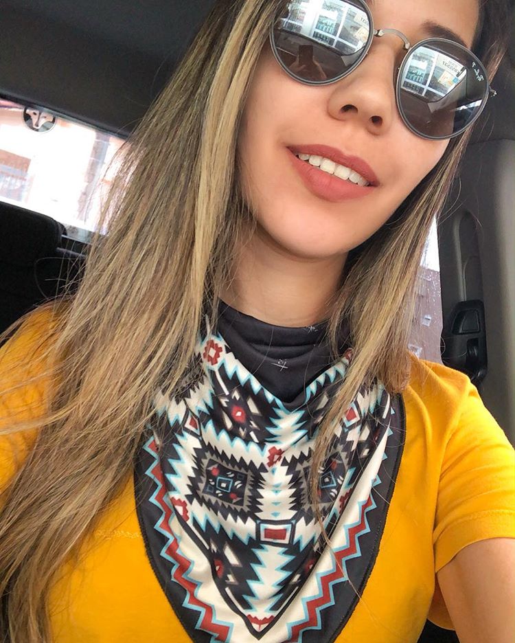 Como usar lenço no pescoço: 50 inspirações para arrasar com o acessório