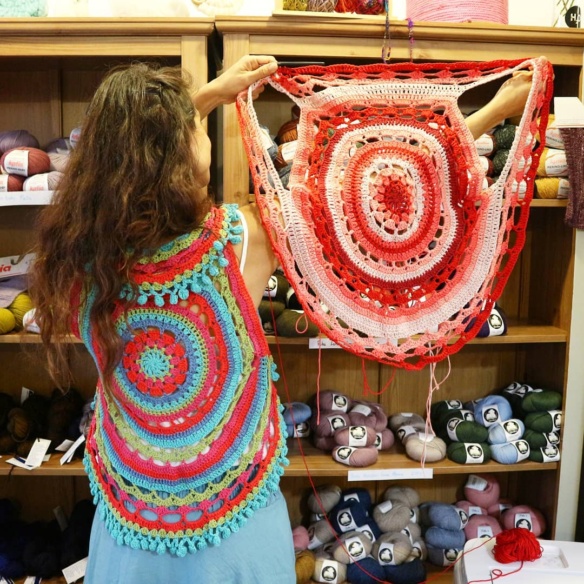 Colete de crochê: 85 modelos e tutoriais para fazer o seu