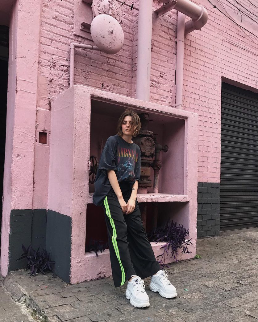 Estilo oversized: 60 ideias para se vestir de maneira confortável