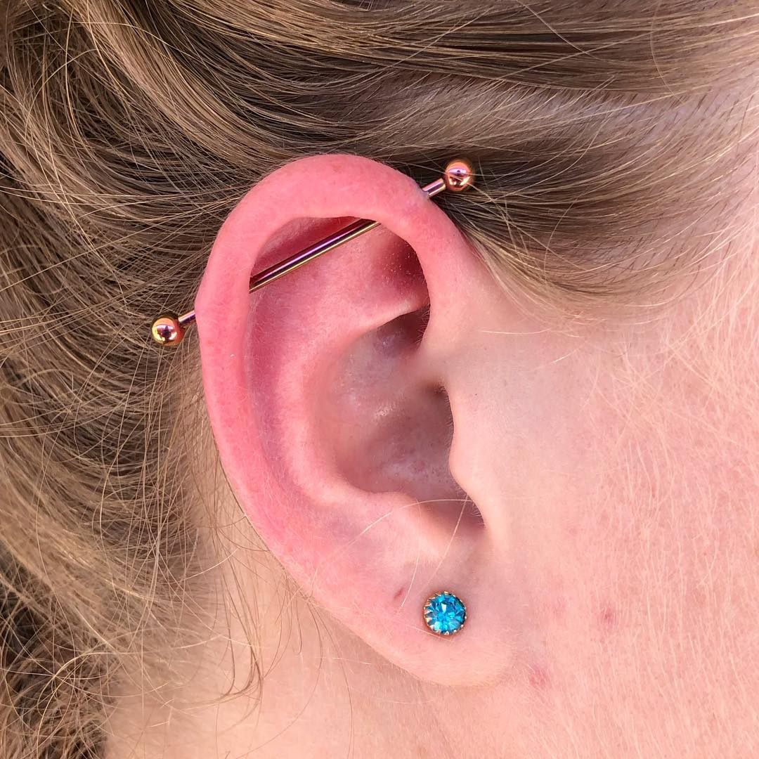 Piercing transversal: dúvidas, cuidados e fotos para querer furar a ...