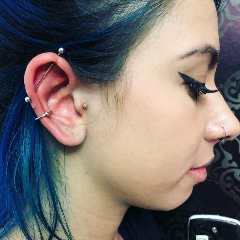 Piercing transversal: dúvidas, cuidados e fotos para querer furar a ...