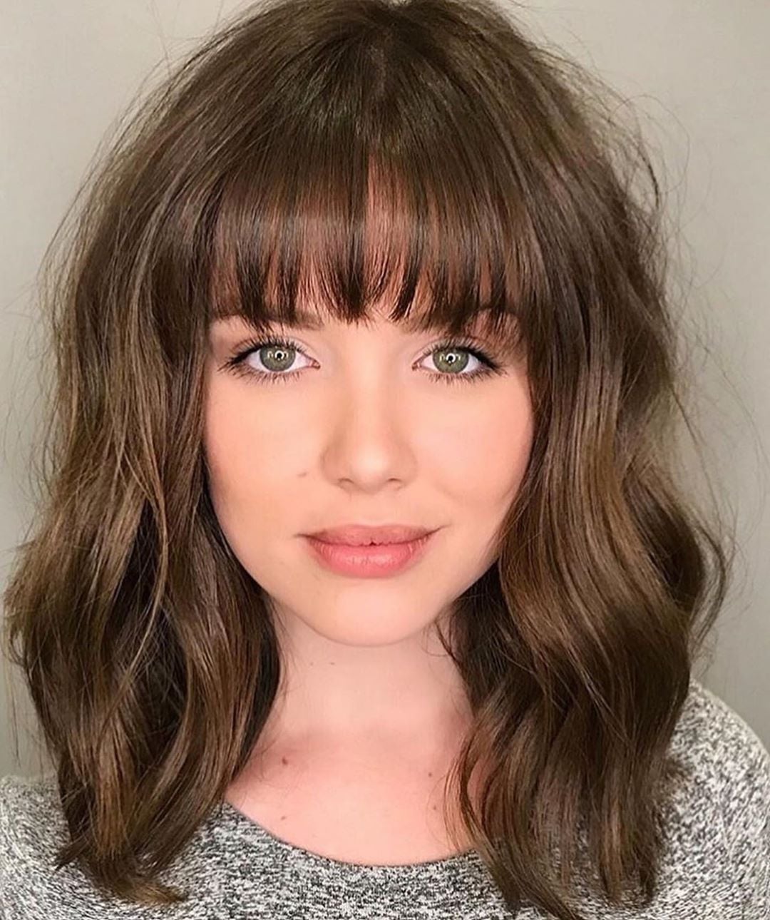 Long bob com franja: 50 inspirações para entrar nessa tendência