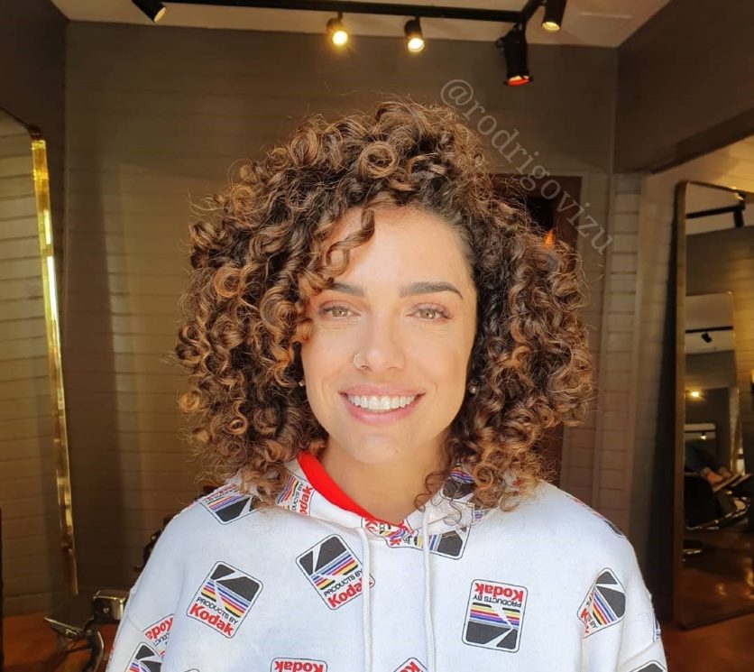 Mechas mel: 50 inspirações para iluminar os fios e inovar no visual