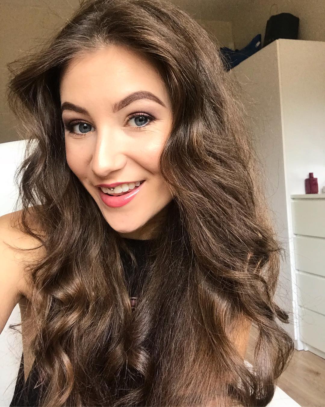 Piercing no smile: 40 inspirações e dicas para valorizar o seu sorriso