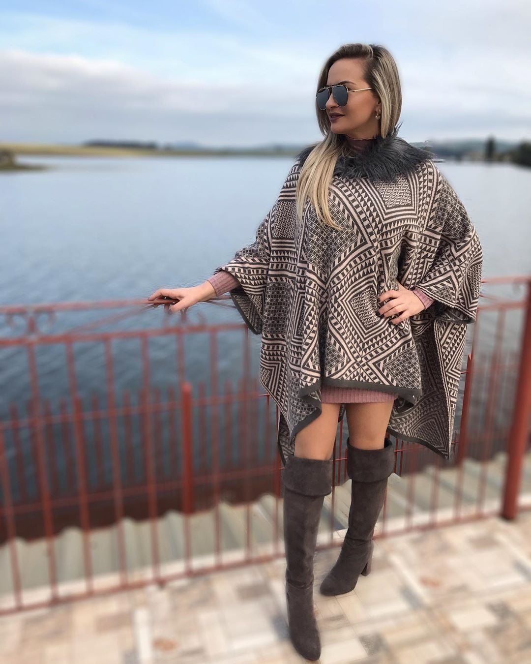 Poncho de tricô: 60 modelos quentinhos e tutoriais pra fazer o seu