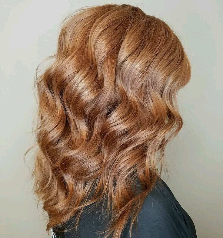 Strawberry blonde: 30 inspirações e dicas para alcançar o tom