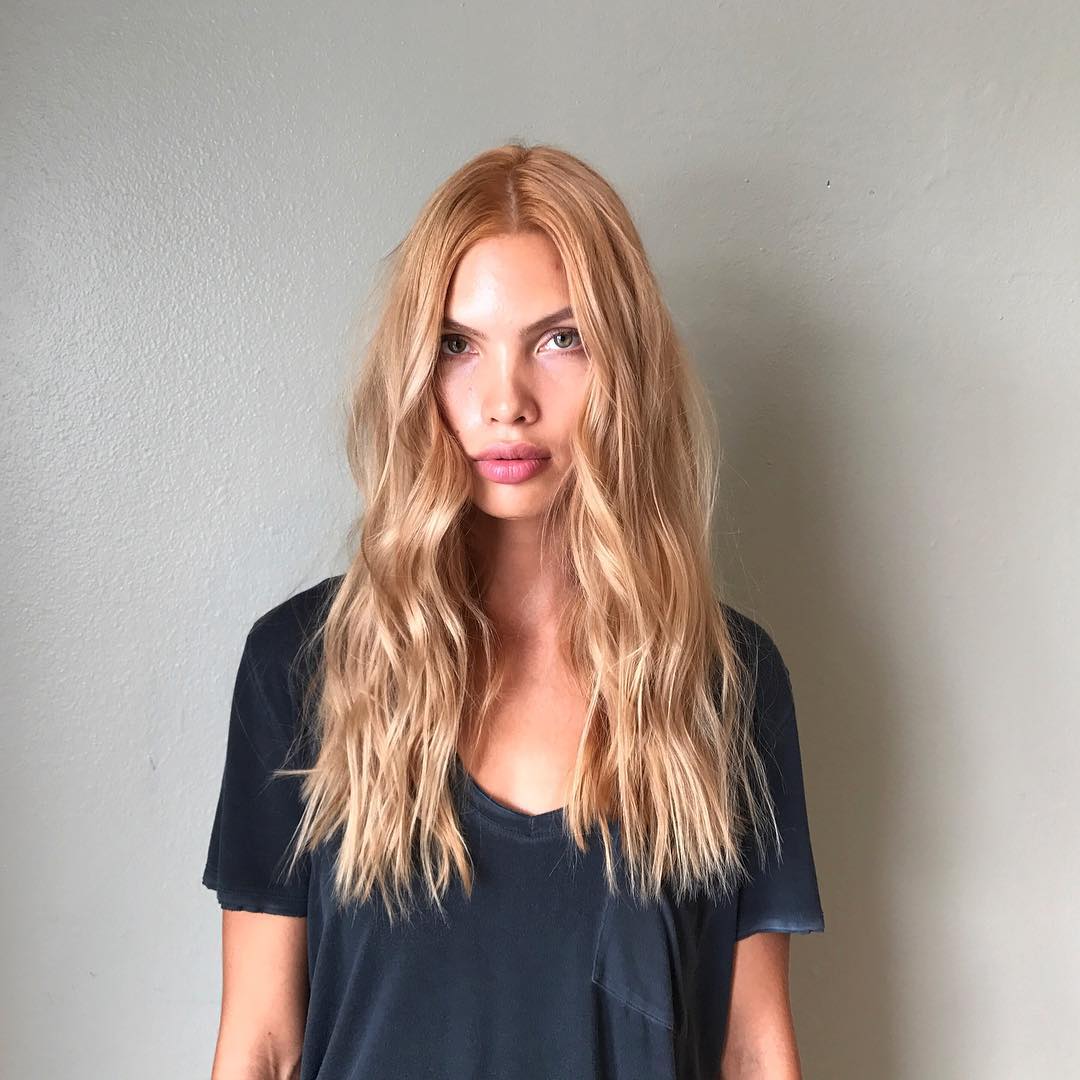 Strawberry blonde: 30 inspirações e dicas para alcançar o tom