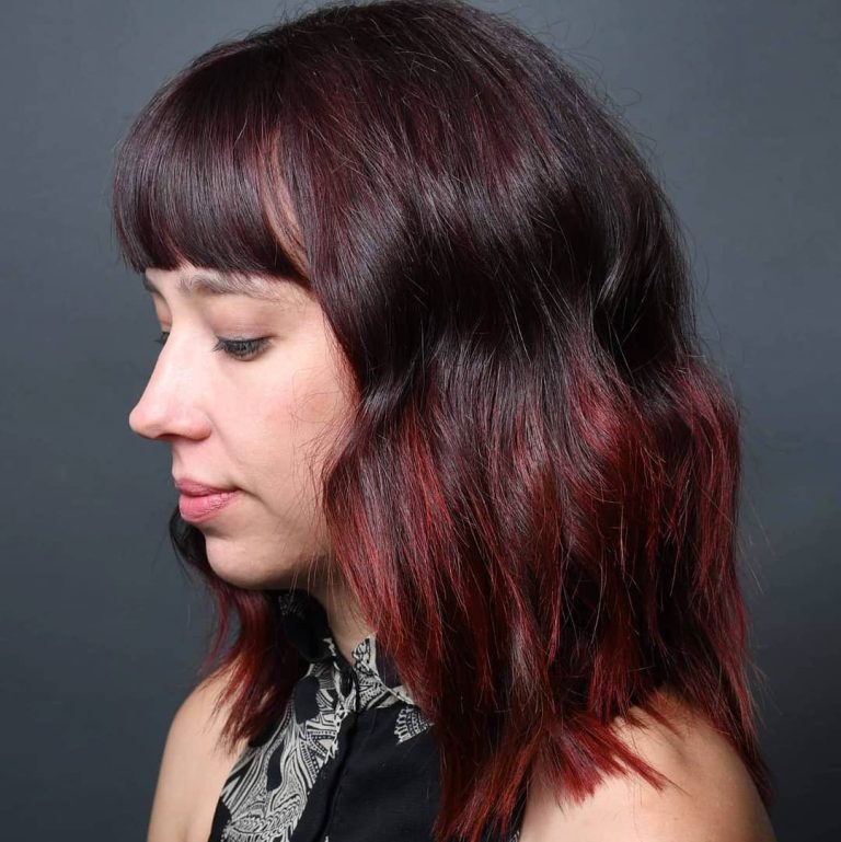 Cabelos vermelho cereja: inspirações e dicas para madeixas poderosas