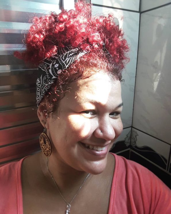 Cabelos vermelho cereja: inspirações e dicas para madeixas poderosas