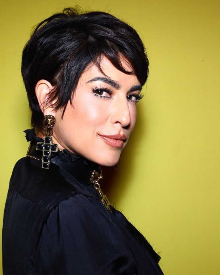 Cabelo curto liso: 60 ideias de cortes para um visual moderno e estiloso