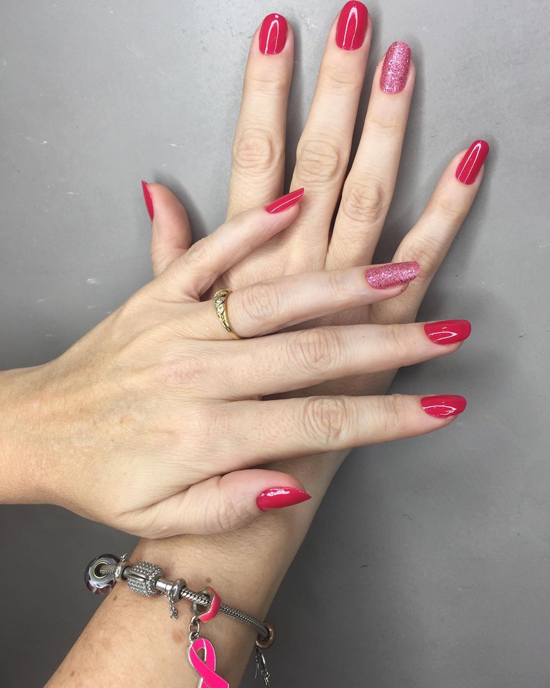 Unhas redondas: passo a passo e 25 fotos para deixar suas mãos incríveis