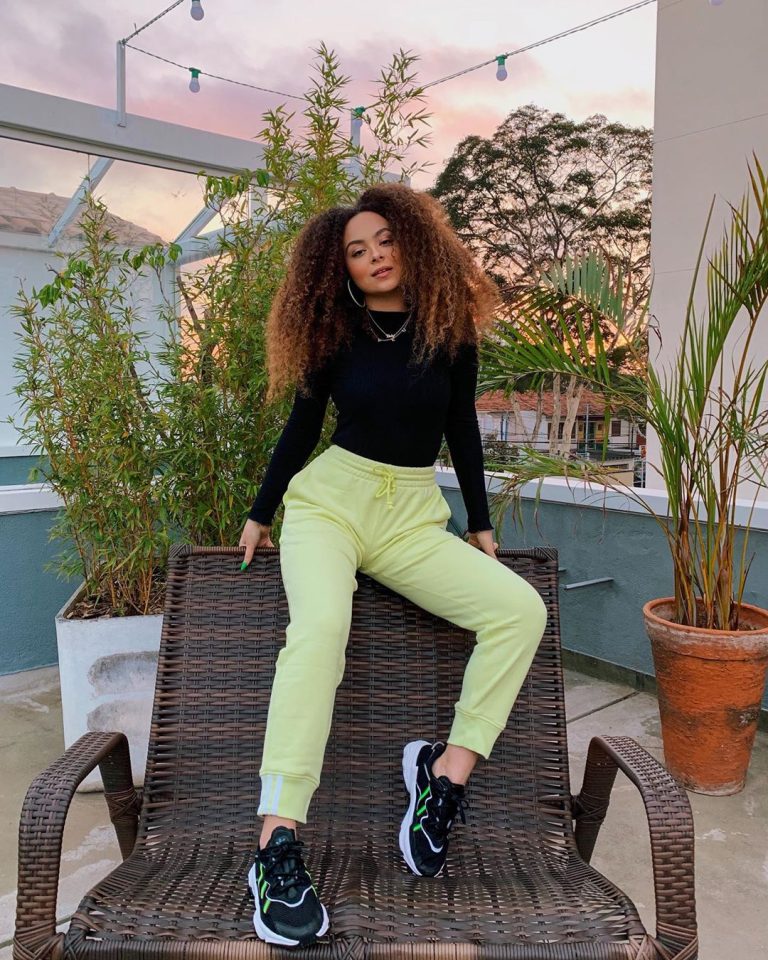 Looks com tênis: 45 inspirações que mesclam conforto e estilo