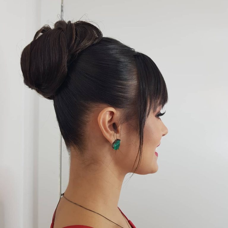 Penteados com franja: dicas e tutoriais para ser a estrela da festa