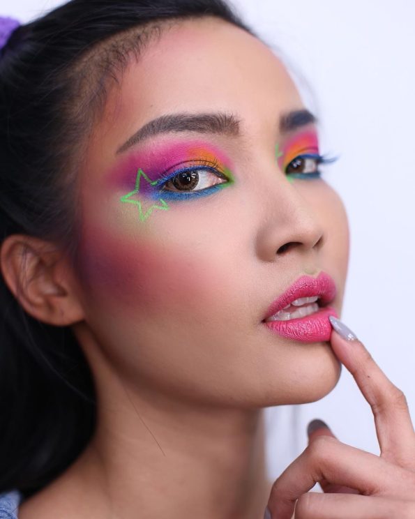 Maquiagem neon: 35 fotos para se inspirar e tutoriais com passo a passo