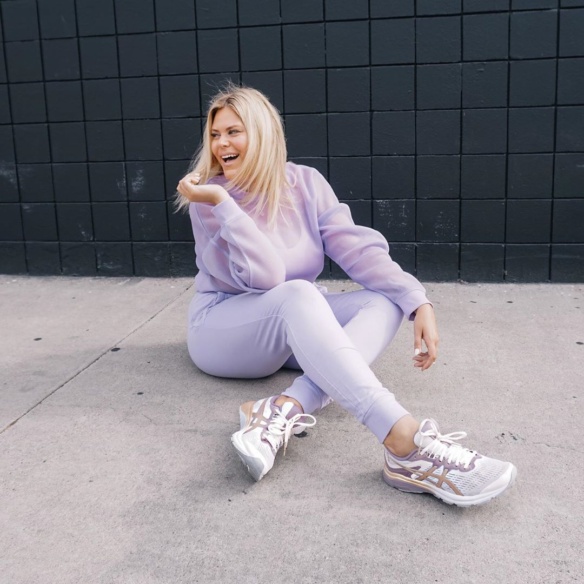 Cor lavanda: 35 inspirações para adotar a tonalidade nos seus looks