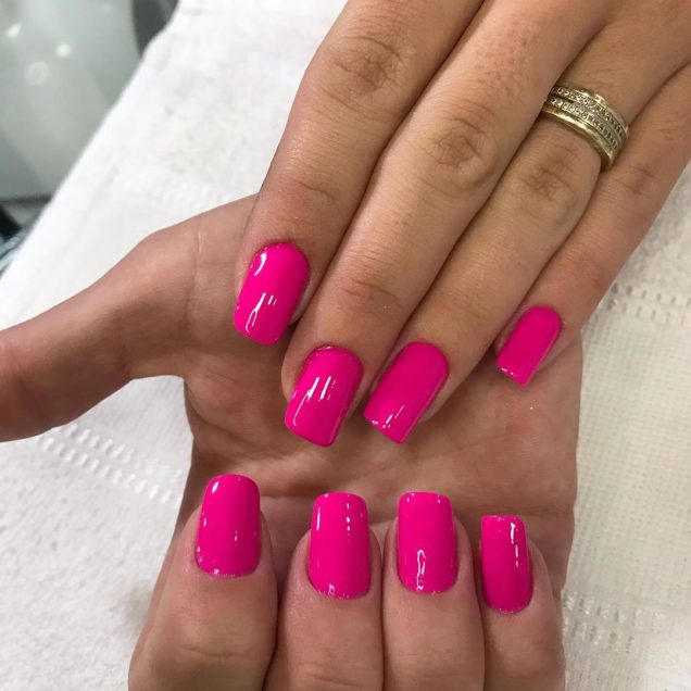 Esmalte rosa: 45 formas de usar essa cor maravilhosa em suas unhas